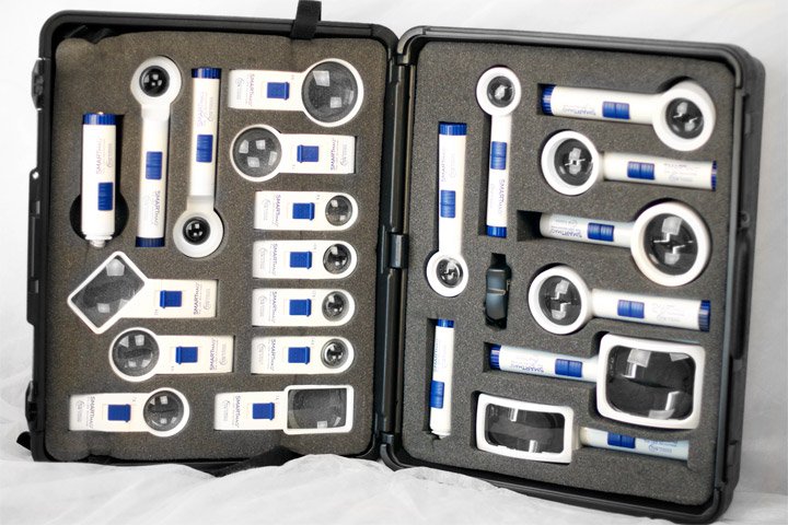 SMARTMag LED Magnifier Kit with Carrying Case | Mattingly Low Vision, Inc.